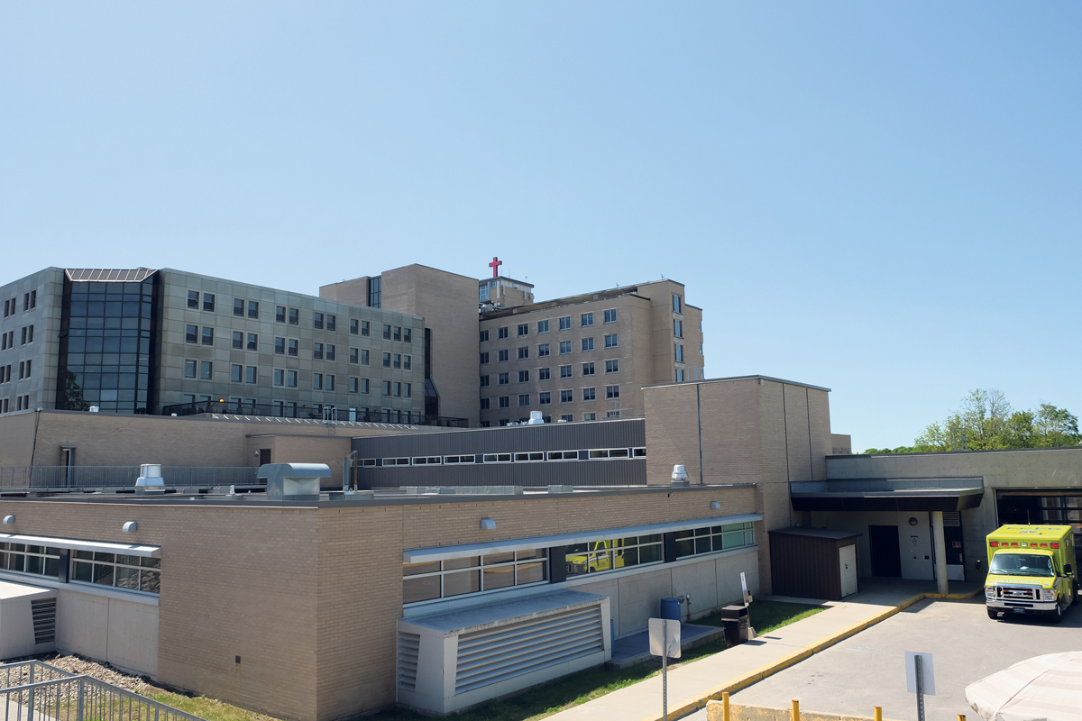 Chute du toit de l’hôpital : Décès d'un travailleur | Journal Le Nord