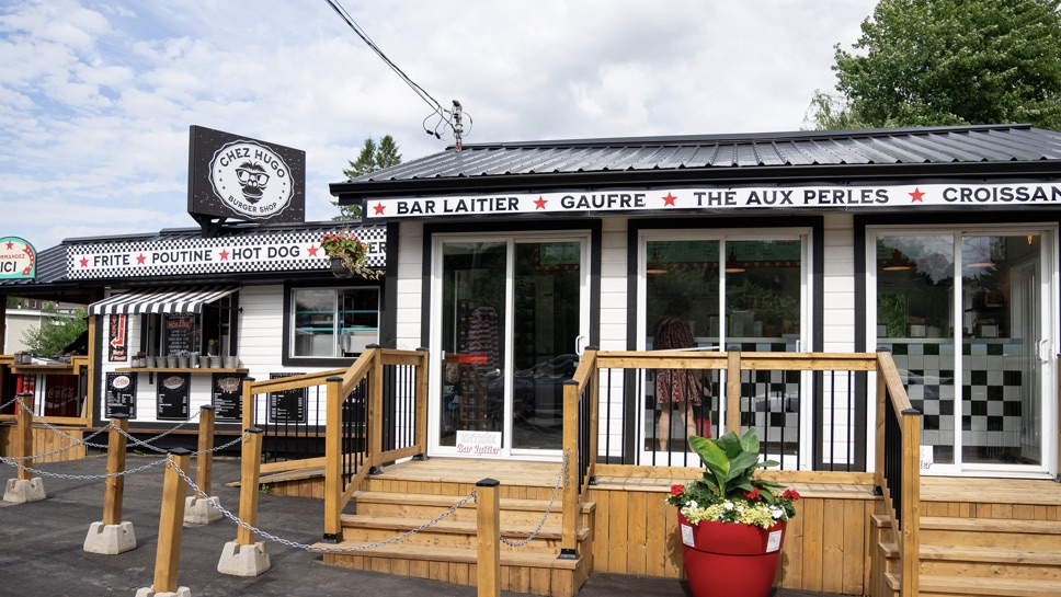 Chez Hugo Burger Shop : Une ambiance rétro, un look vintage au goût du ...