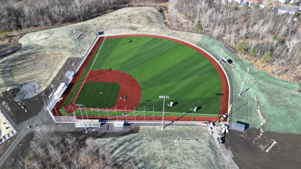 Parc Jacques-Locas : Une surface synthétique d’1 M$ pour le baseball ...