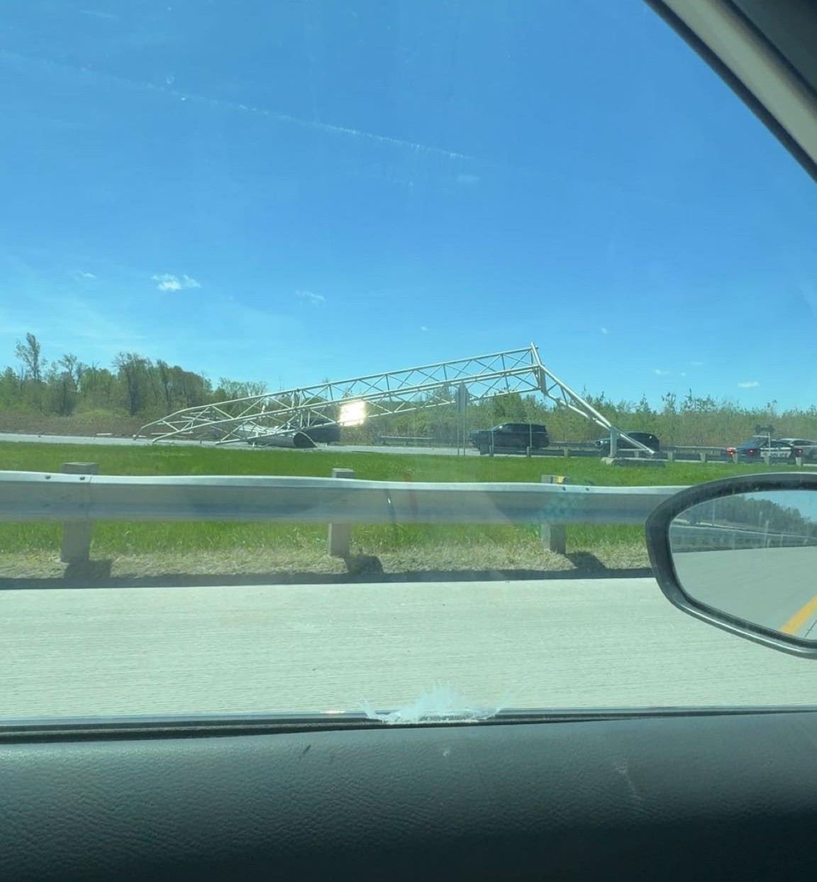 Autoroute 15 : un camion percute un panneau | Journal Le Nord